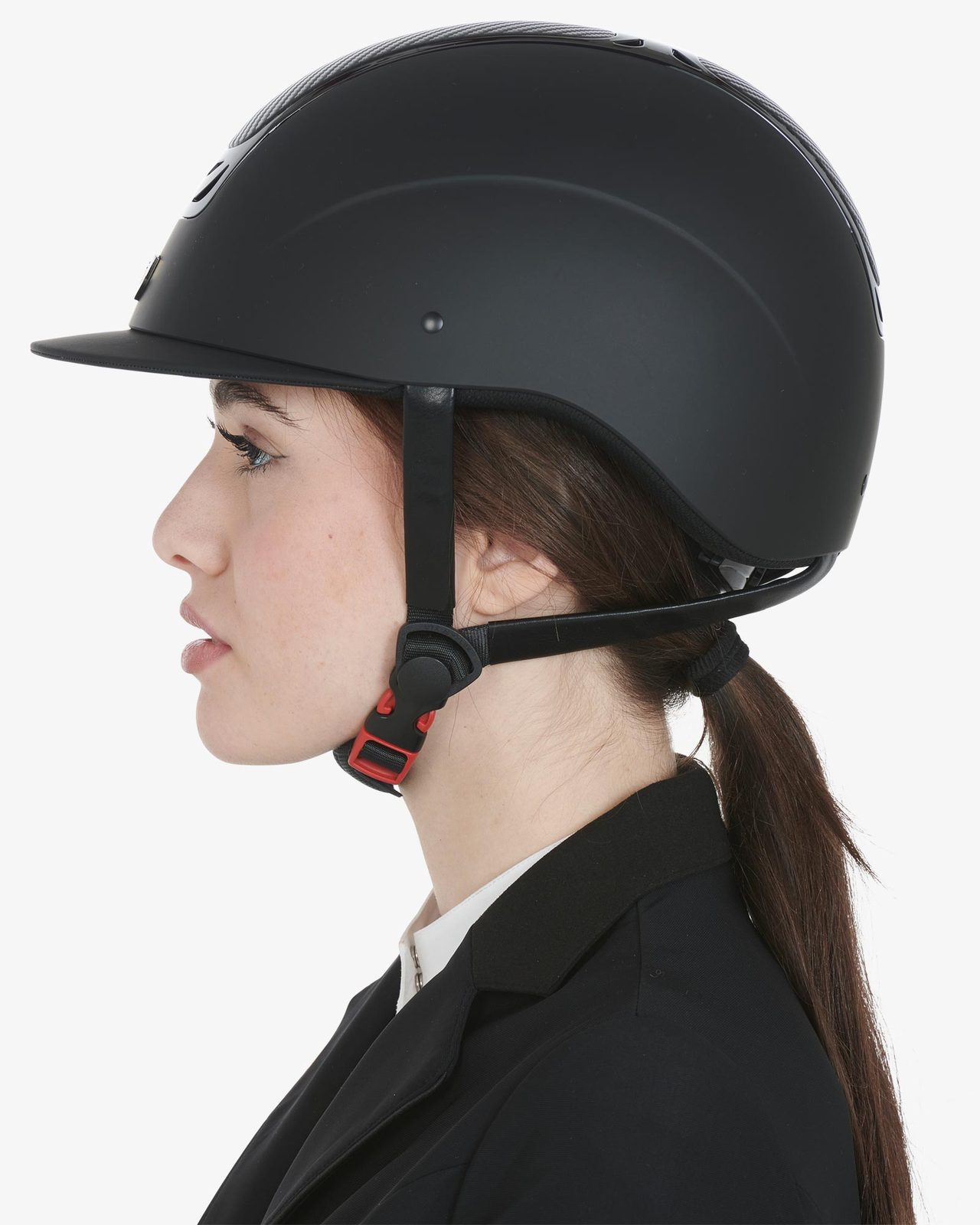 Self-adaptive unisex helmet with carbon inserts