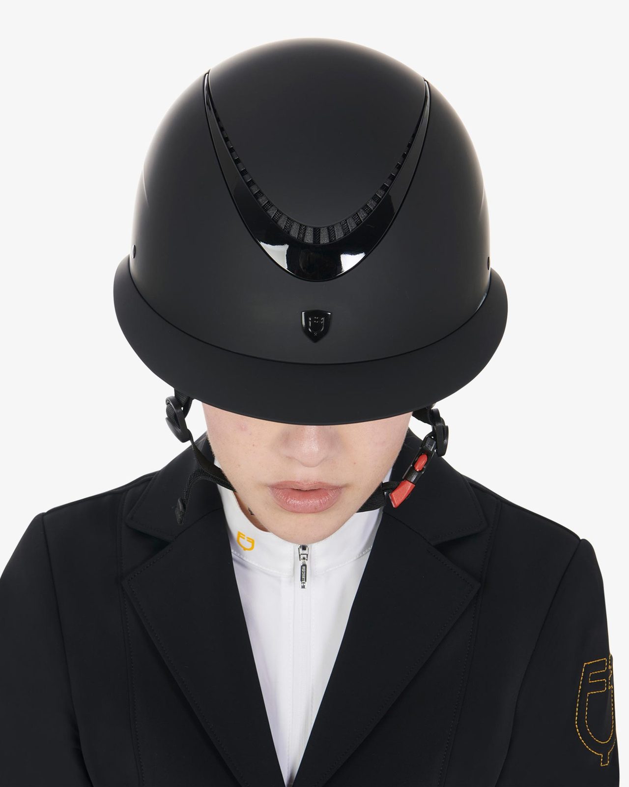 Helmet with shiny frame and wide visor | Shop | Equestro