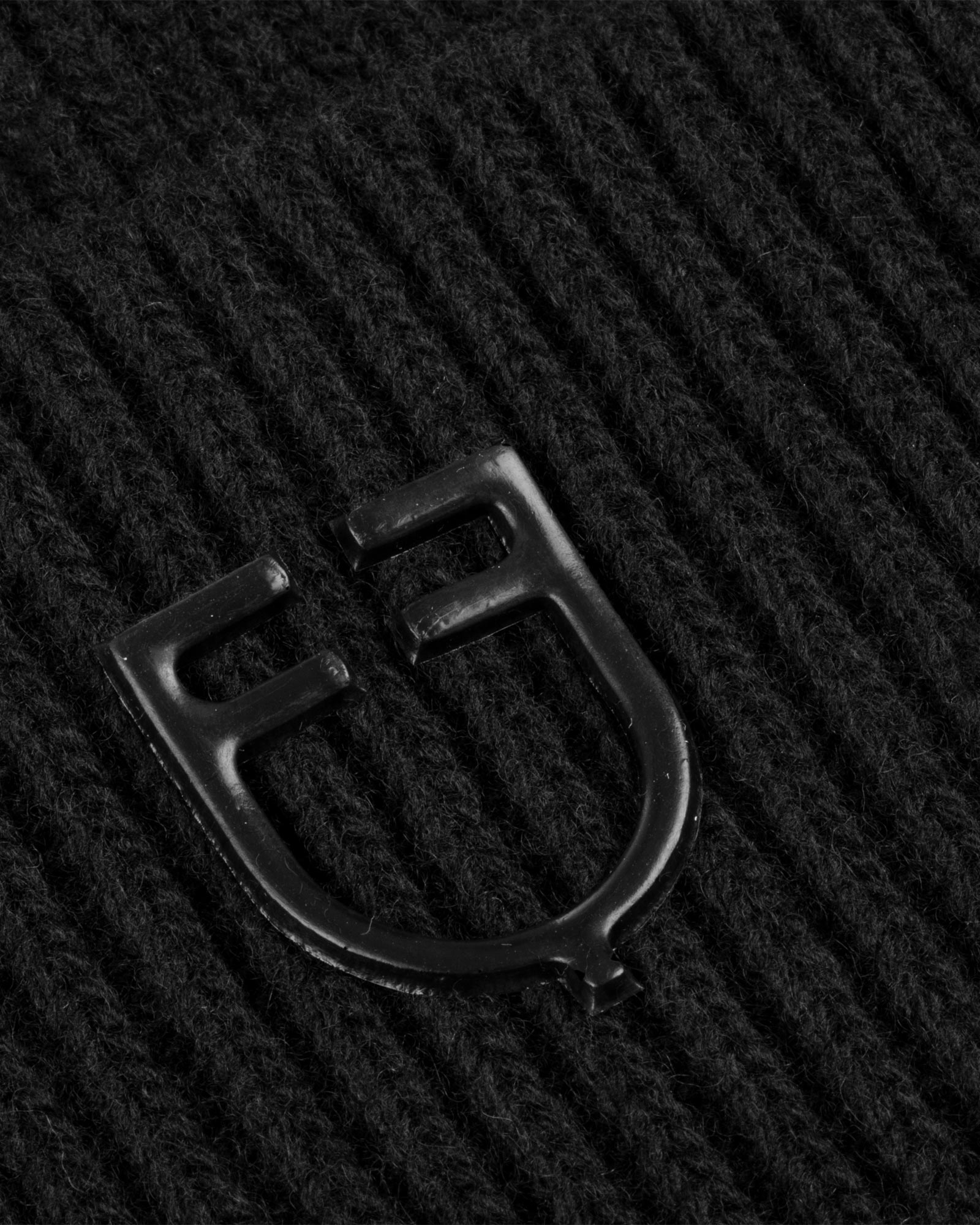 Unisex beanie with knitted texture | Shop | Equestro