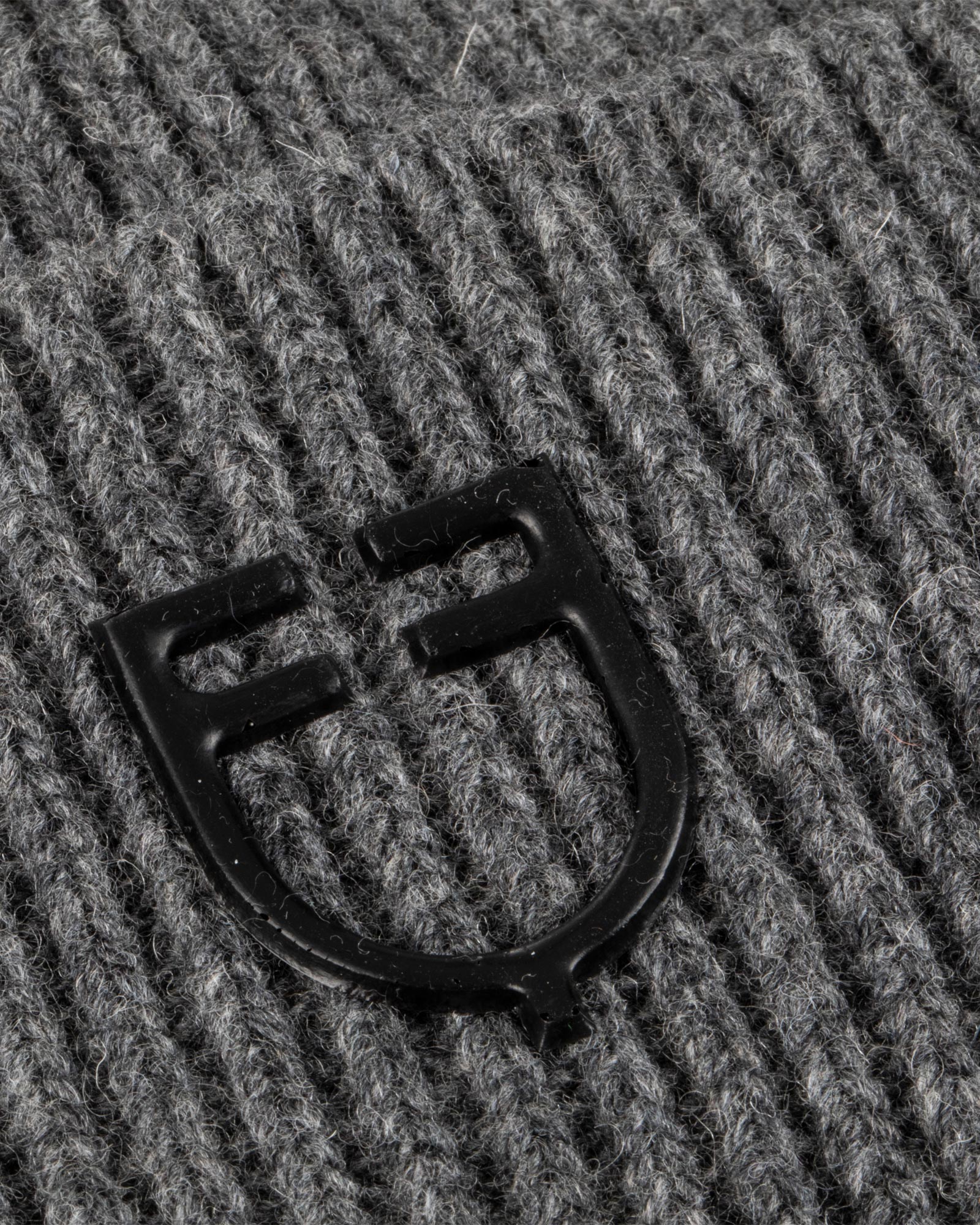 Unisex beanie with knitted texture | Shop | Equestro