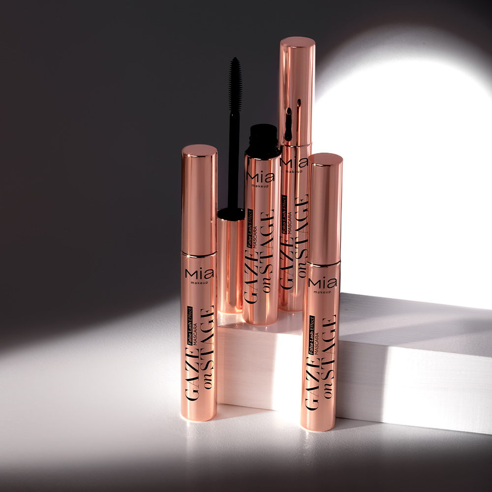Mascara effetto ciglia finte| Gaze on stage